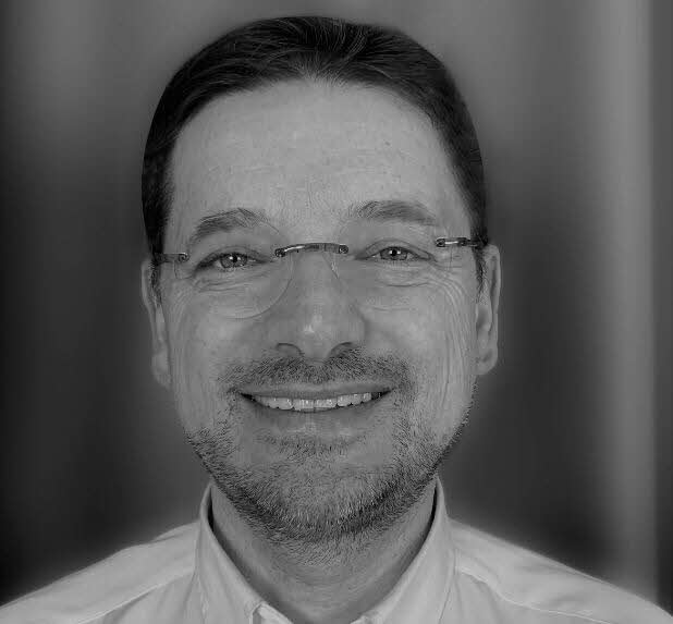 Qui dirige le groupe EBRA